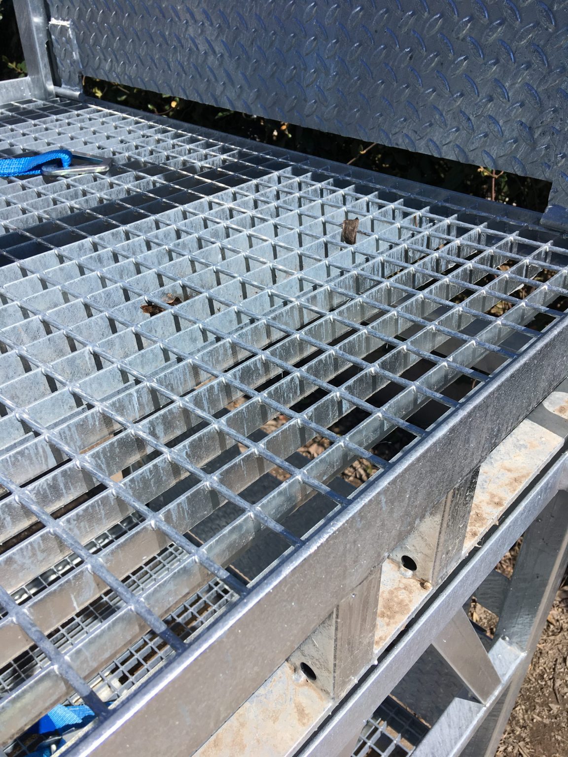 12C Pallett 12X50 With flap - Walking Grid Bottom