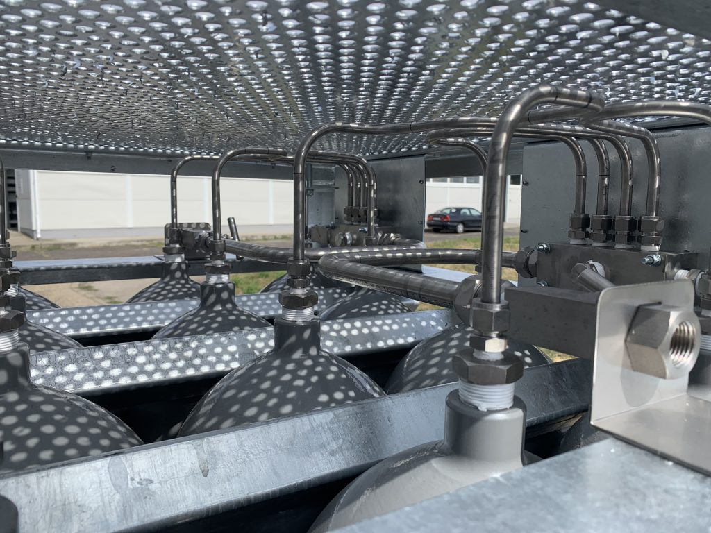 Gas cylinders bundle 16x50