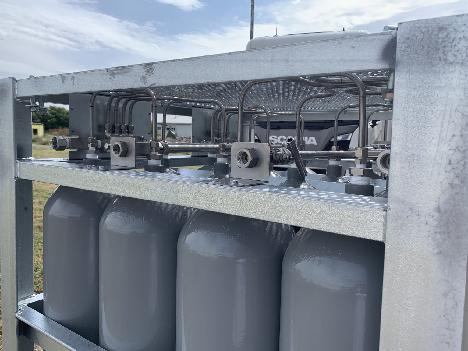 Gas cylinders bundle 16x50