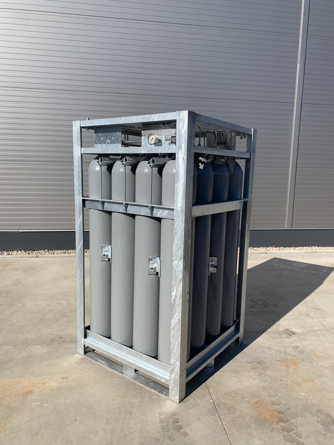 Gas cylinders bundle 16x50