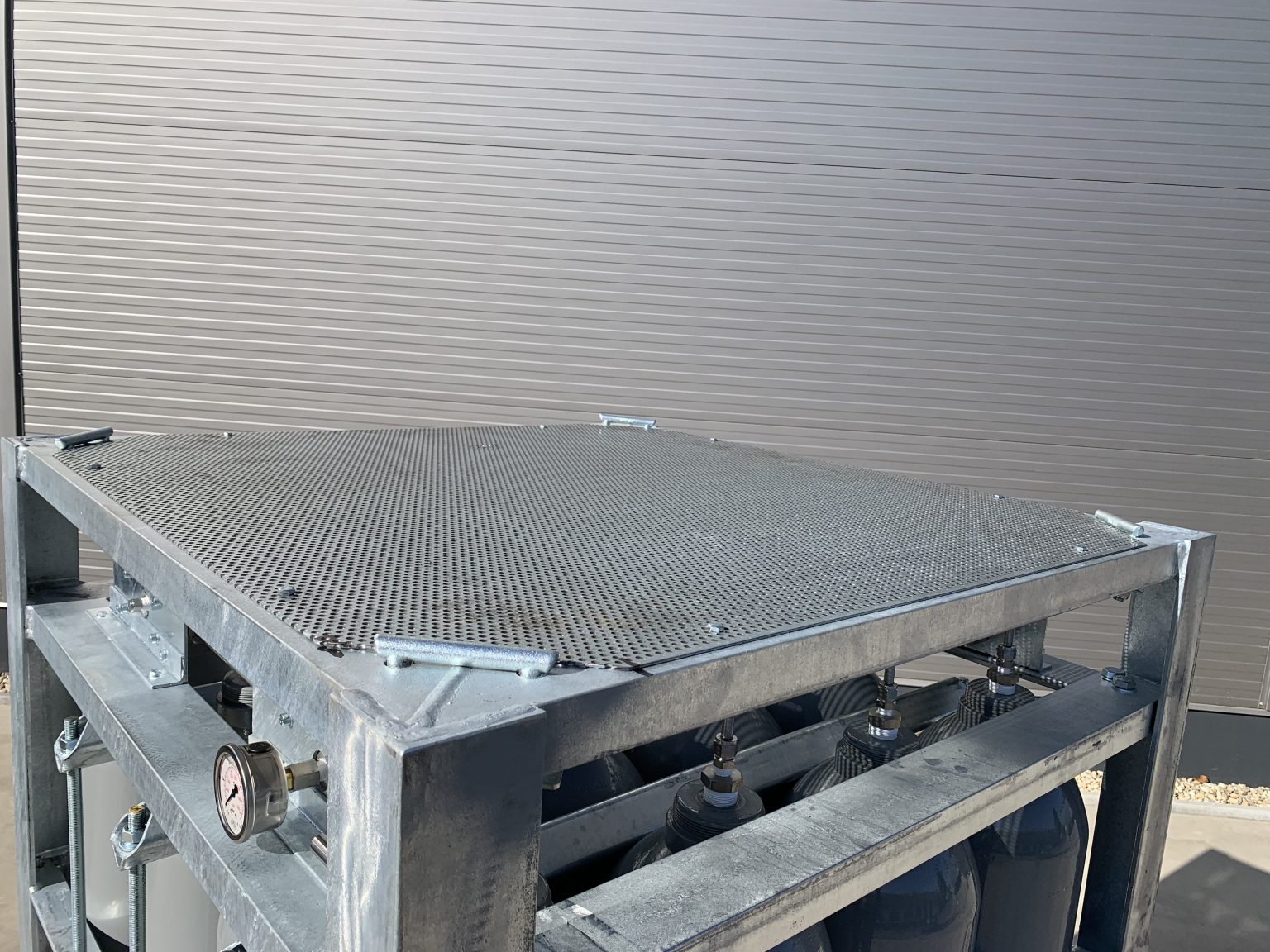 Gas cylinders bundle 16x50