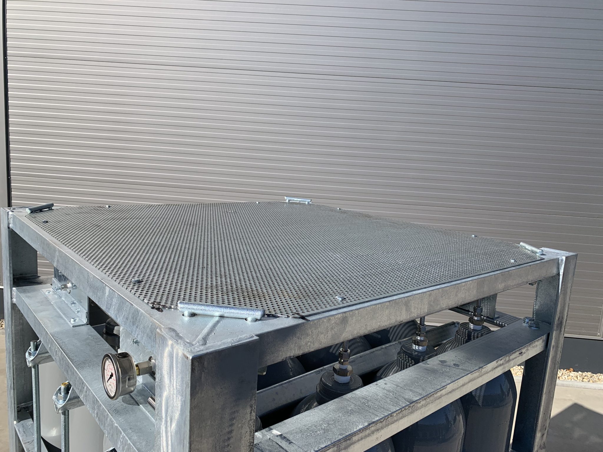 Gas cylinders bundle 16x50